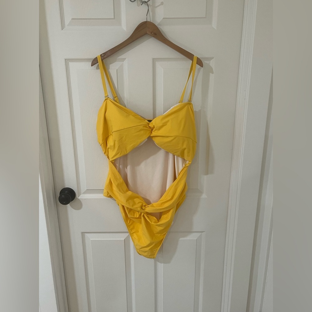 Beautiful Yellow Swimsuit - Gem